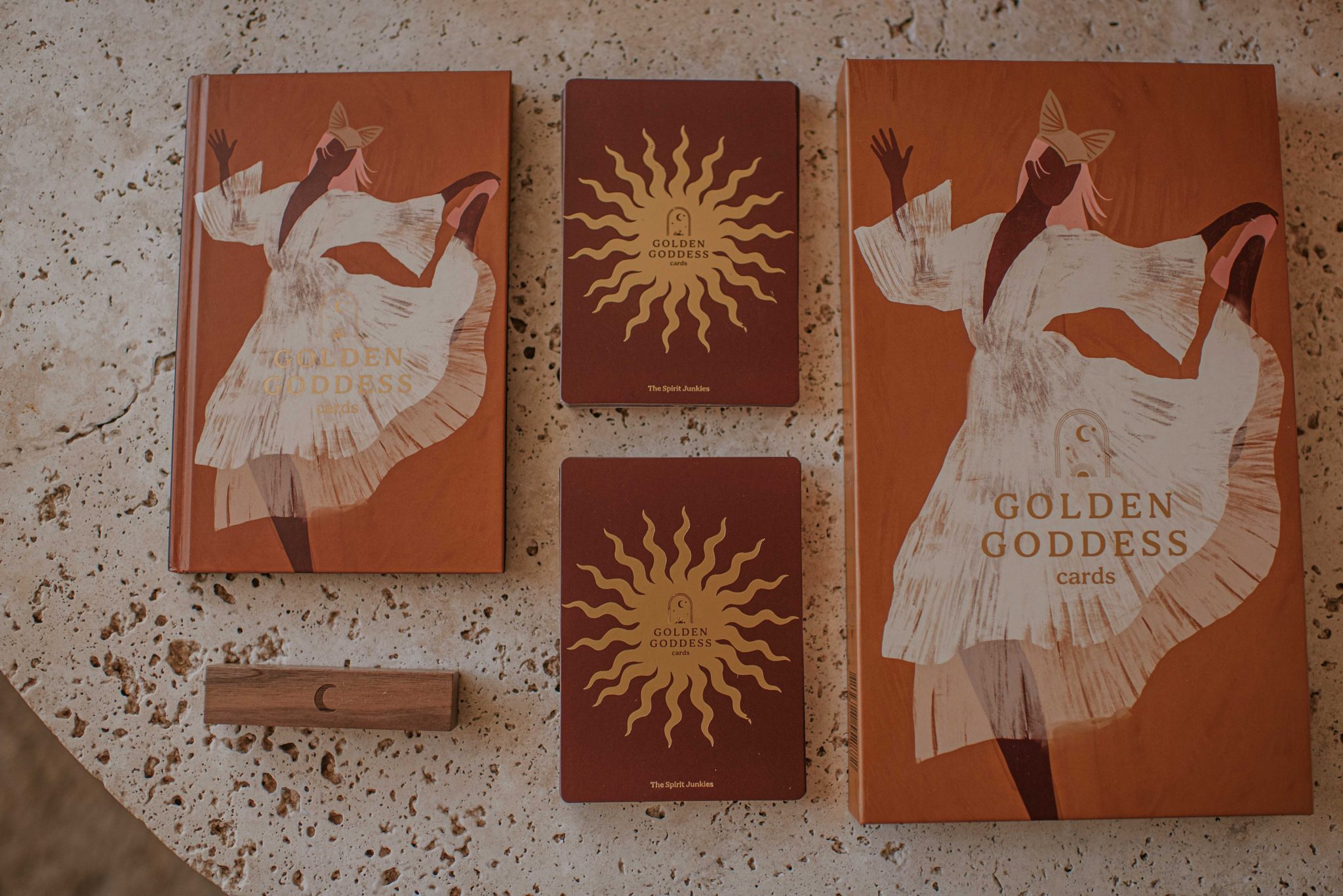 Golden goddess book & cards kopen in spirituele winkel The Spirit ...