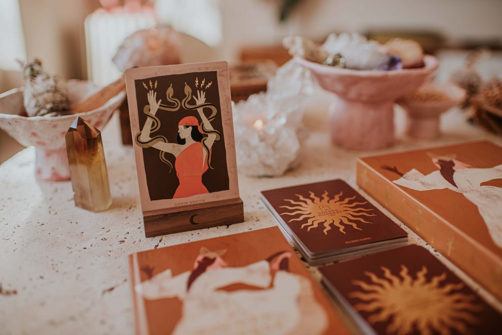 Golden goddess book & cards kopen in spirituele winkel The Spirit ...
