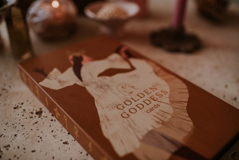 Golden goddess book & cards kopen in spirituele winkel The Spirit ...